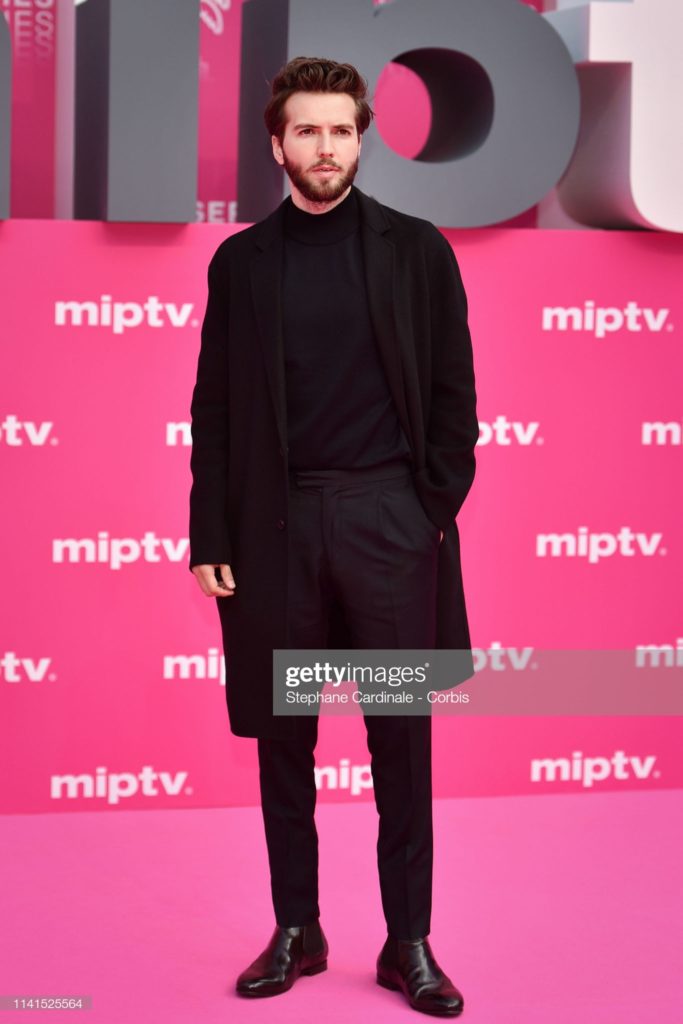Guy Burnet Official Website