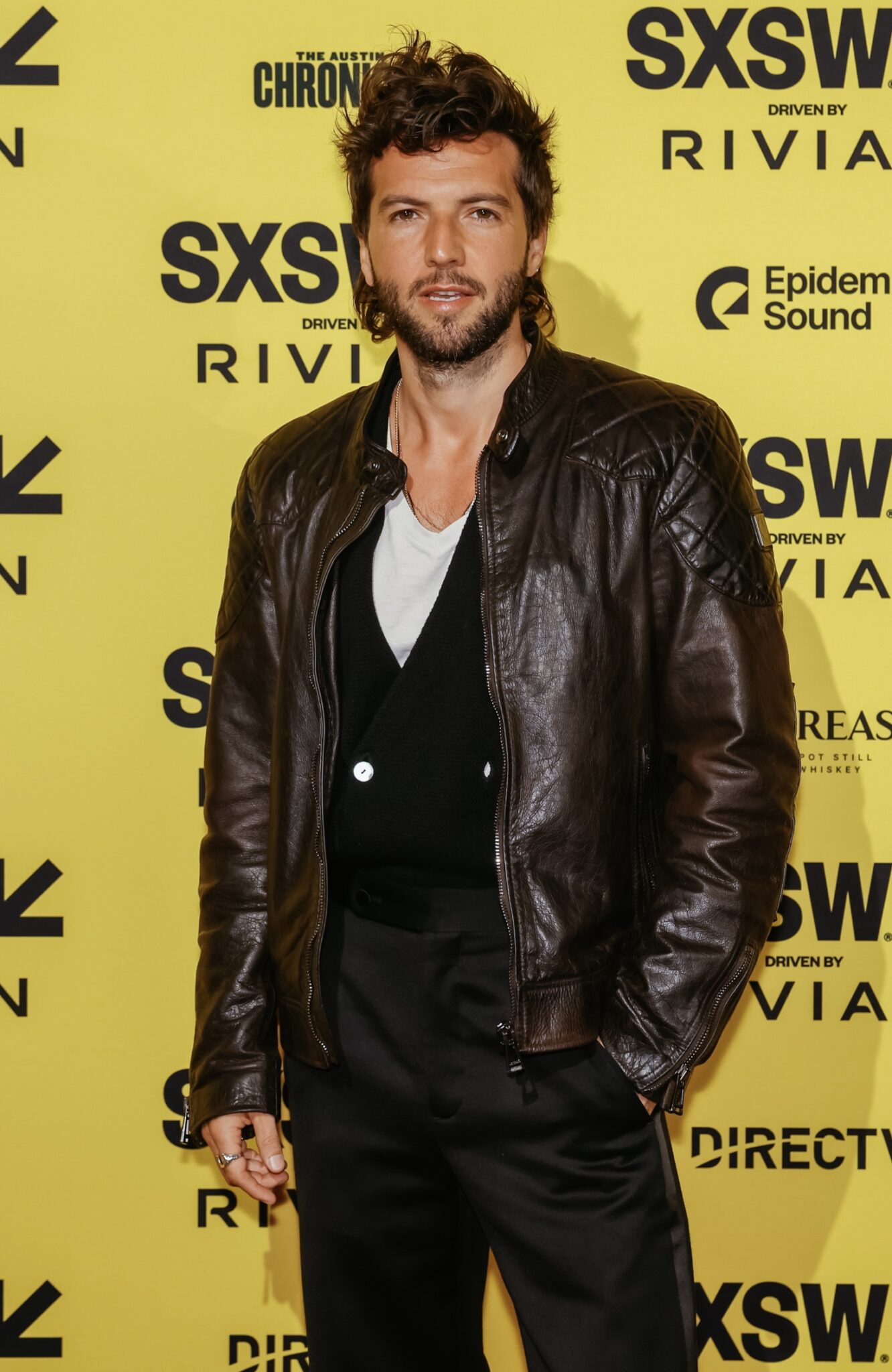 Official Guy Burnet website Gallery | Press & Red Carpet Photos